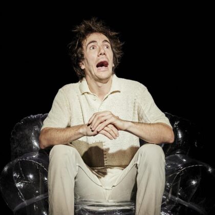 Théâtre : Xavier Guelfi remet l’optimisme au goût du jour